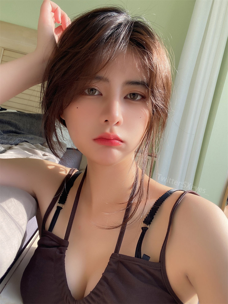 眼酱大魔王w 清纯萌妹子 黑丝美腿 82套合集 10.28 更新【18.86GB】-布玛酱